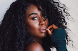 Estaba deprimida por sus estrías posparto: Ahora posa desnuda mostrando ...