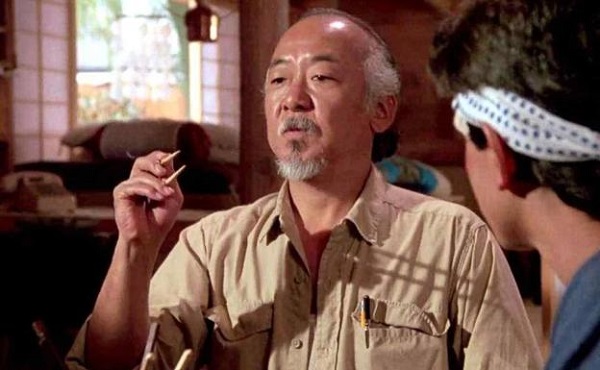 La trágica vida de Pat Morita, el recordado "Señor Miyagi" de "Karate ...
