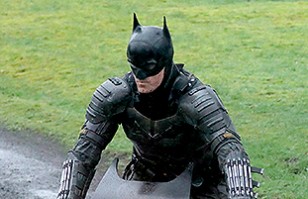 “The Batman”: Director libera las primeras imágenes del batimóvil | Cómics