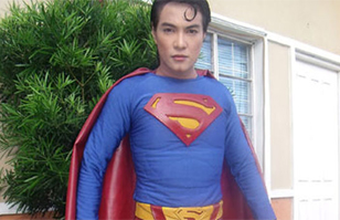 Filipino se opera 23 veces para parecerse a Superman: Especialistas le ...