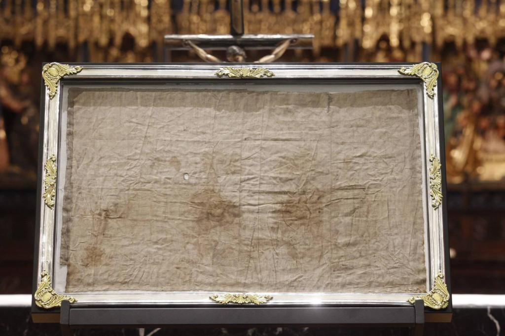 El Santo Sudario de Oviedo: El paño que habría cubierto el rostro de ...