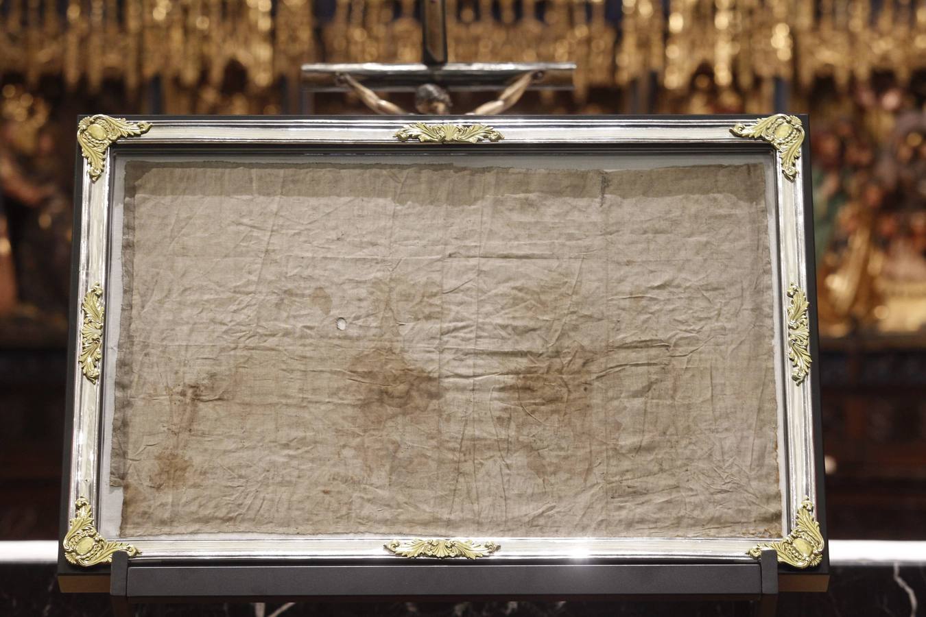 El Santo Sudario de Oviedo: El paño que habría cubierto el rostro de ...