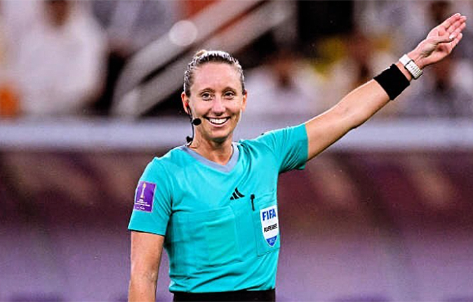 Árbitra Tori Penso hizo historia el dirigir a Lionel Messi en Estados ...