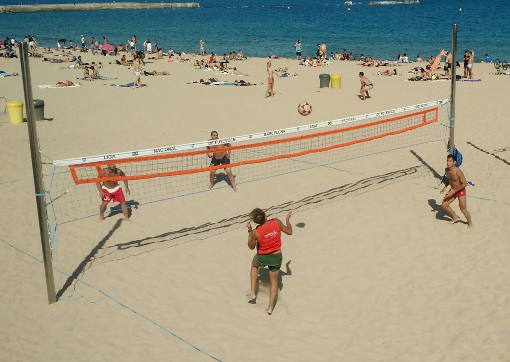 El Futvolei, un deporte que se ha transformado en fenómeno desbordando ...