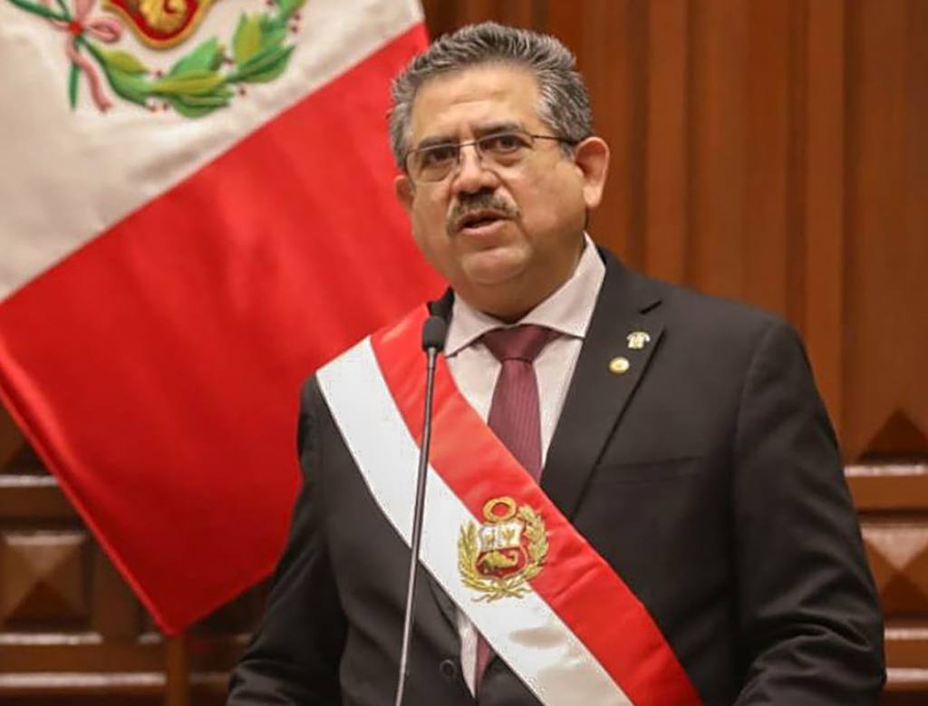 Manuel Merino renuncia a la presidencia de Perú tras violenta jornada ...