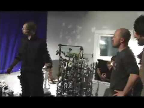 El día de furia de Christian Bale en el set de "Terminator Salvation": Vea el video | Los 2000