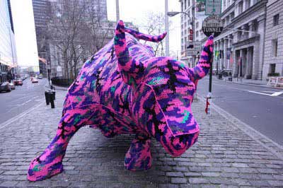 Crochet graffiti: Un toque “hecho a mano” en la ciudad | Manualidades y ...