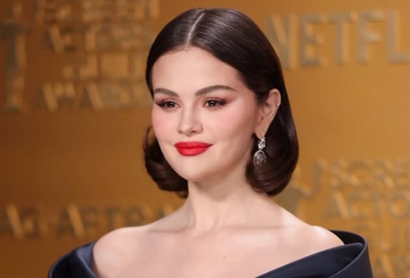 Selena Gomez da una verdadera lección de elegancia absoluta con este ...
