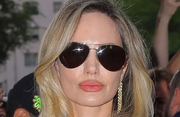 Angelina Jolie evocó sus años dorados en Hollywood con este look ...