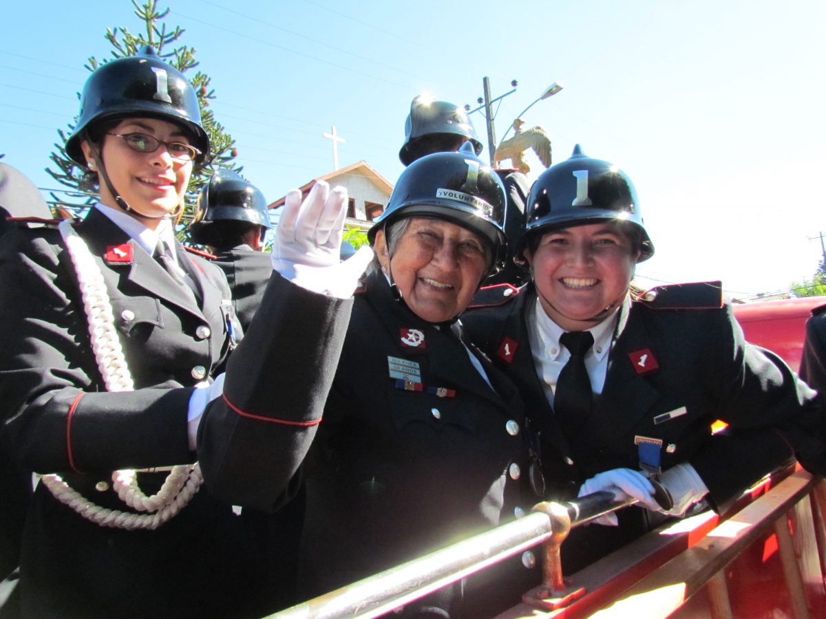 La inspiradora historia de la primera bombero de Chile: Delfina Fonseca ...