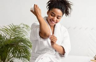 Remedios caseros para codos suaves y radiantes en verano | Mujer