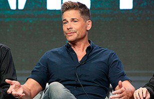 Rob Lowe es captado caminando en la playa y sorprende por estado físico ...