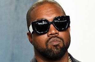 Kanye West vive su peor momento: Fue captado triste y solo mientras Kim ...