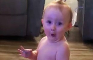 Bebé sorprende al lograr increíble desafío: Su reacción conquistó a ...